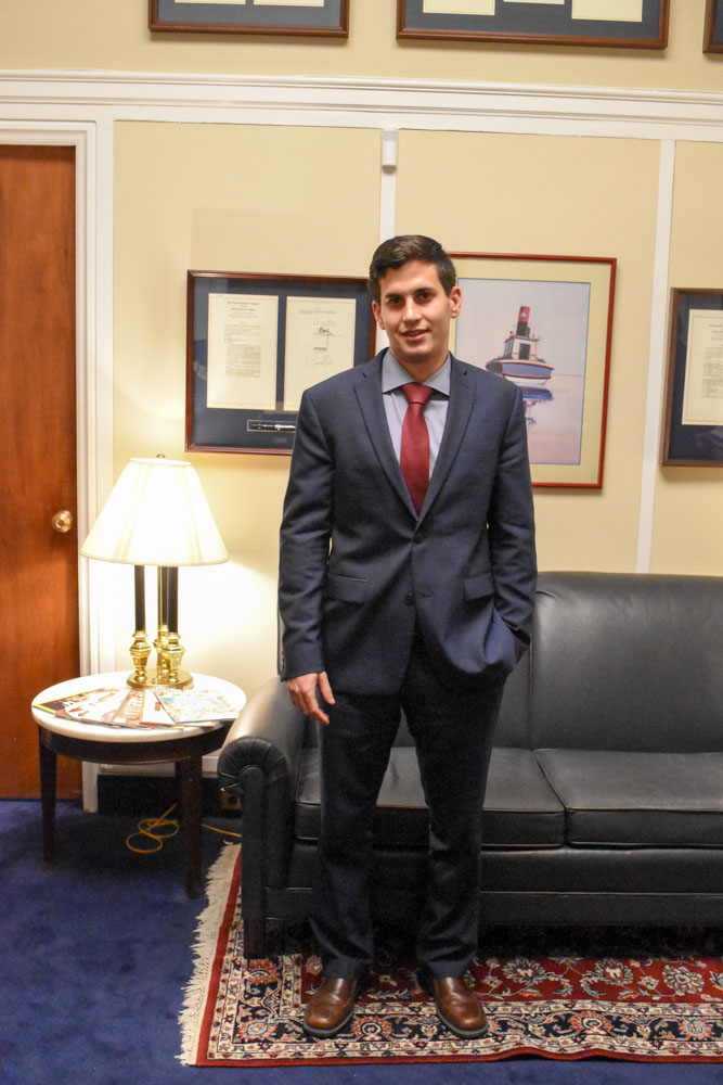 Fashionably Famous: The Savvy Intern - FamousDC